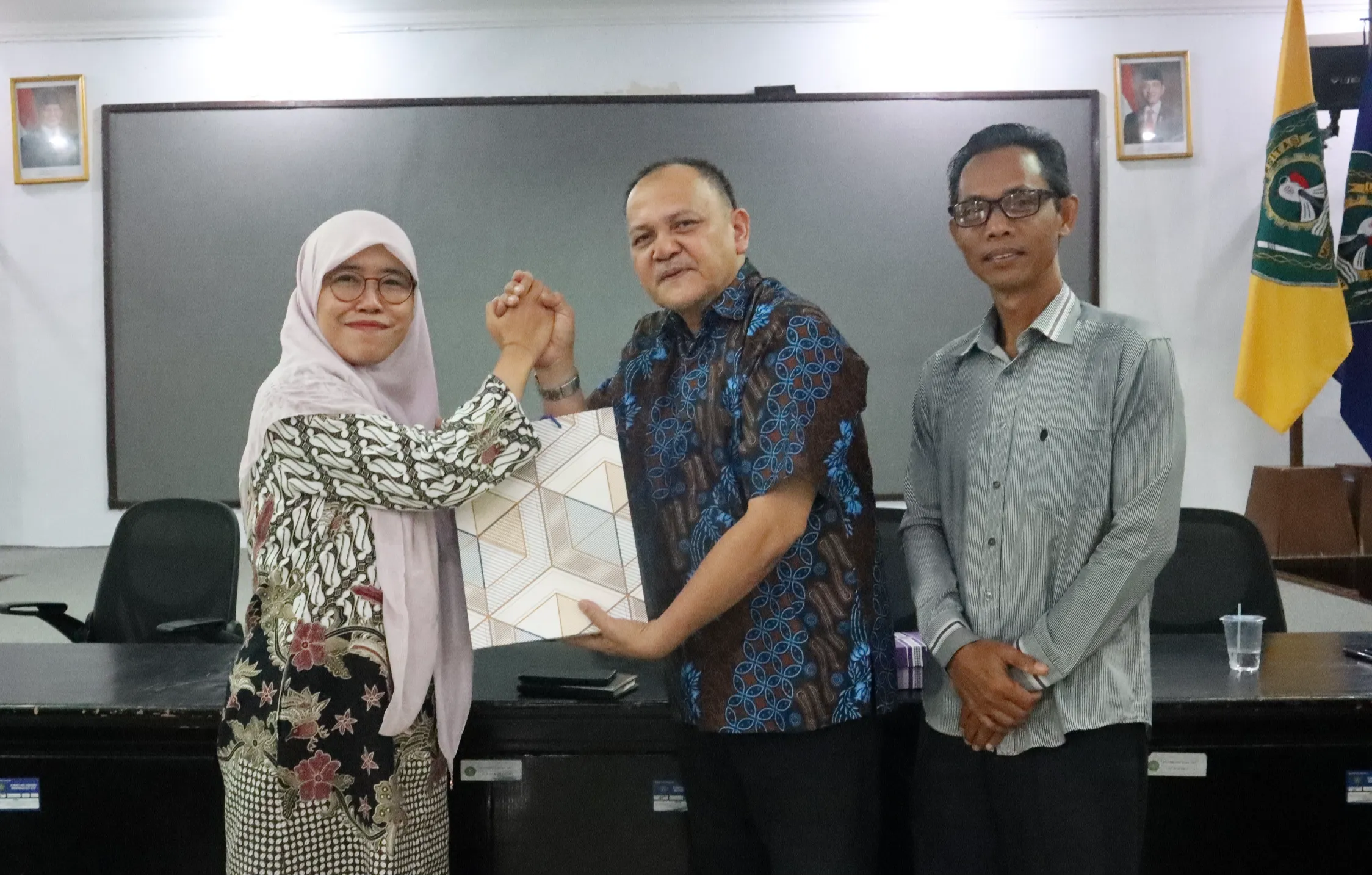 FISIP Unmul Gelar Acara Pisah Sambut: Lepas Bapak Syamsul Syata, S.Sos., M.Si dan Sambut Bapak ...